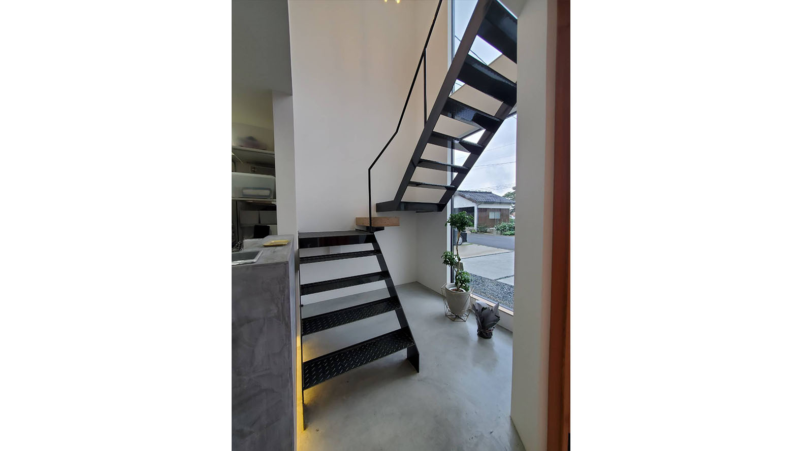 milli hair ＆ eyelash (ミリ） | 尚建工務店